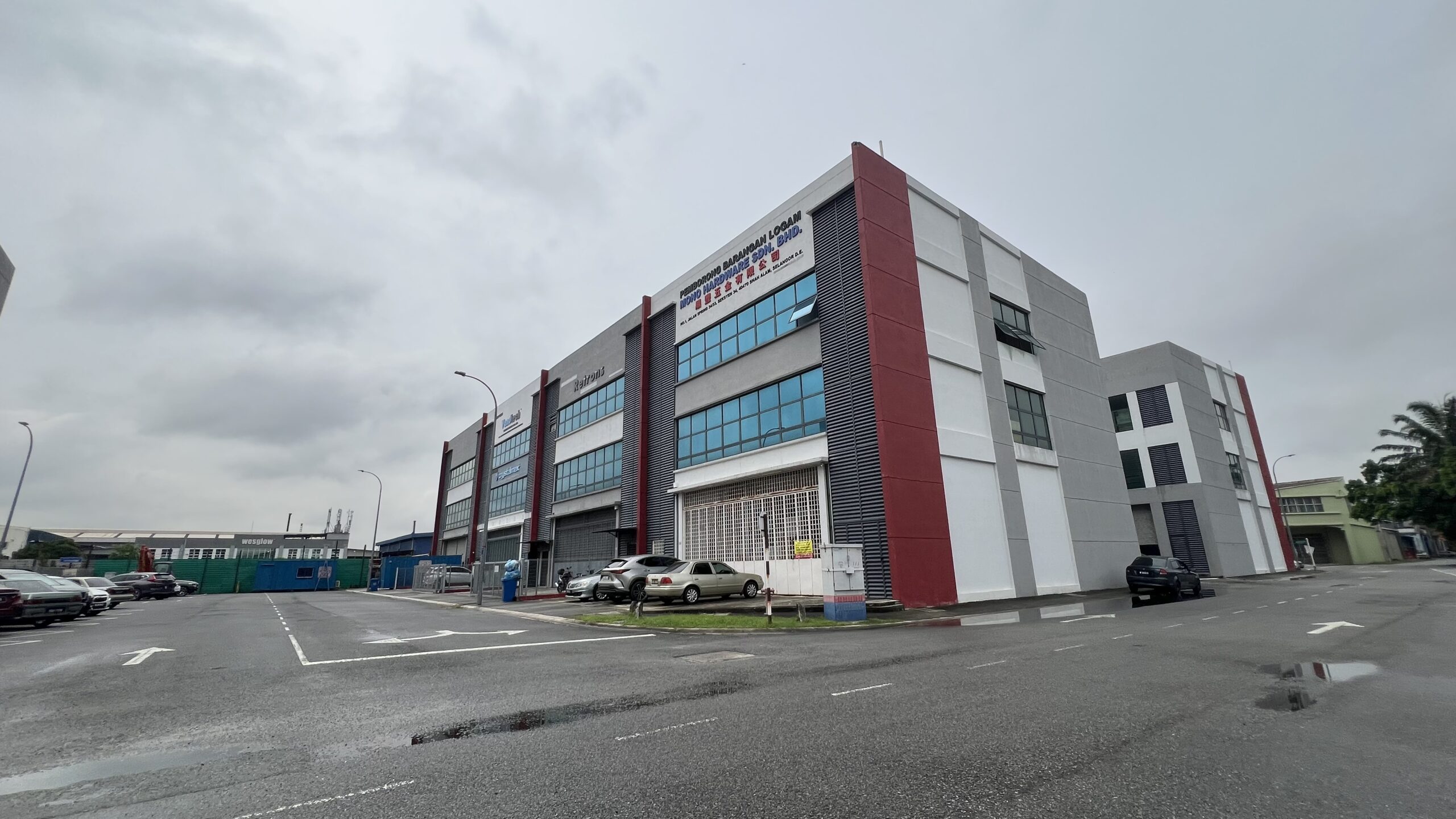 Shah alam @ bukit kemuning link factory with hoist - Poon Industrial ...